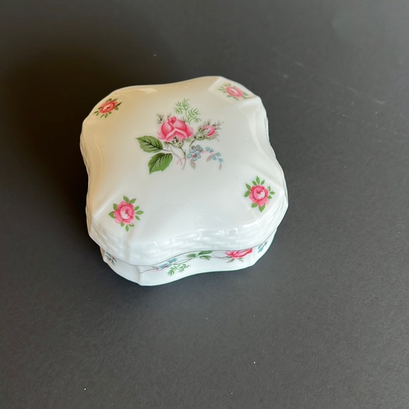 Heritage House | Other | Vintage Porcelain Trinket Box Without Musical ...